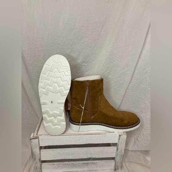 Universal Thread | Shoes | Nwt Universal Thread Suede Memory Foam Ankle ...